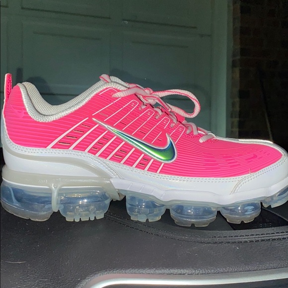 Nike | Shoes | Nike Vapormaxes 220 | Poshmark